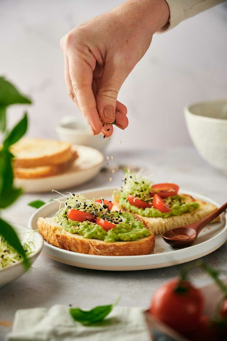 Easy Vegan Avocado Toast – Nutriciously